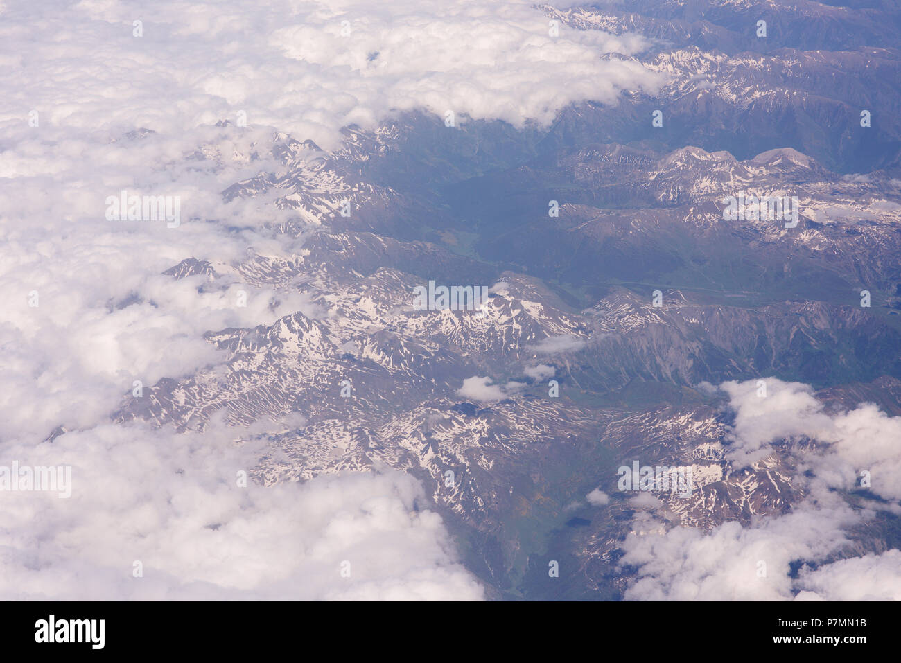 La chaîne des Pyrénées vue depuis un avion Photo Stock - Alamy