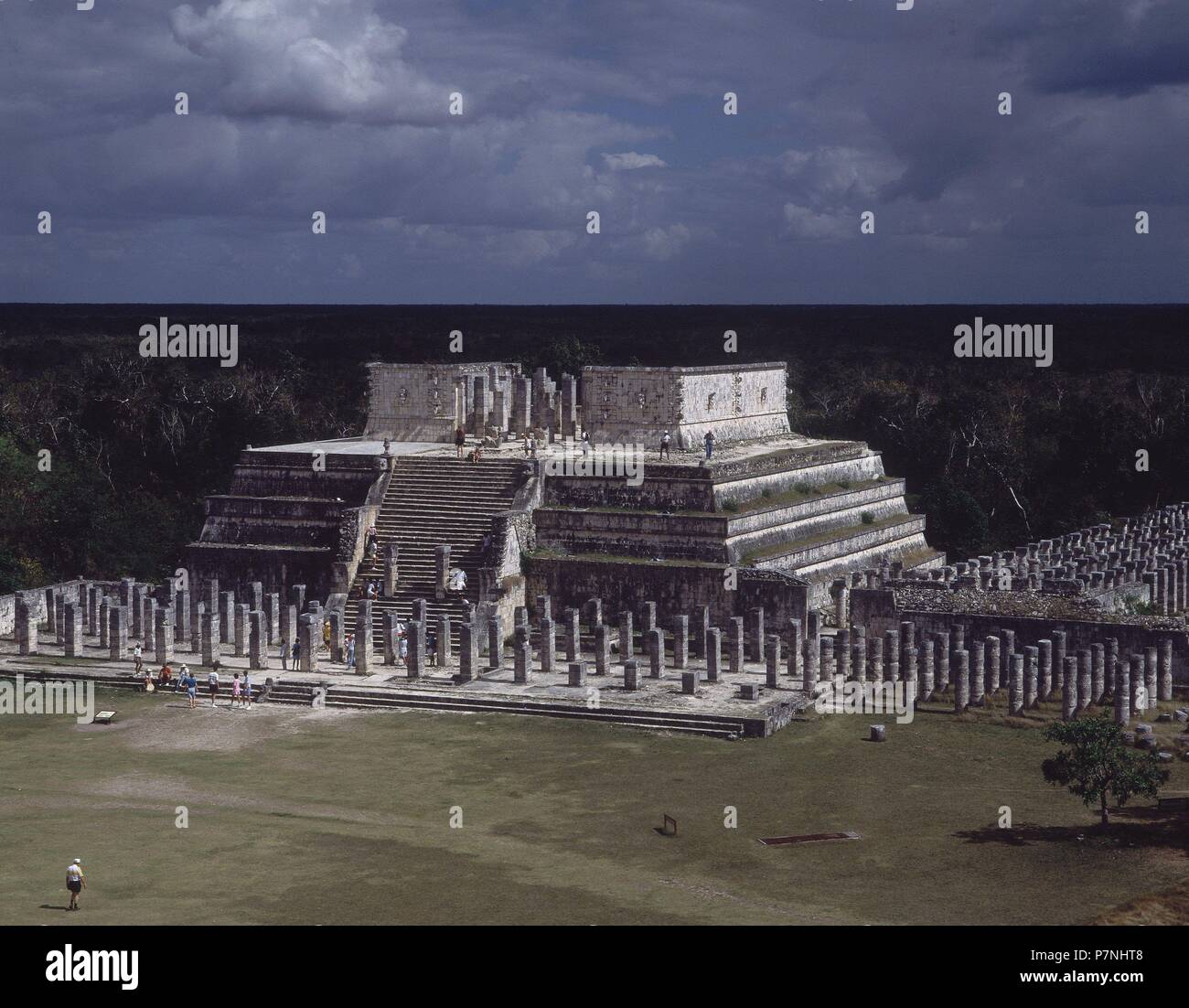 SANTUARIO DE LOS GUERREROS Y LAS MIL COLUMNAS-MAYA-TOLTECA. Emplacement ...