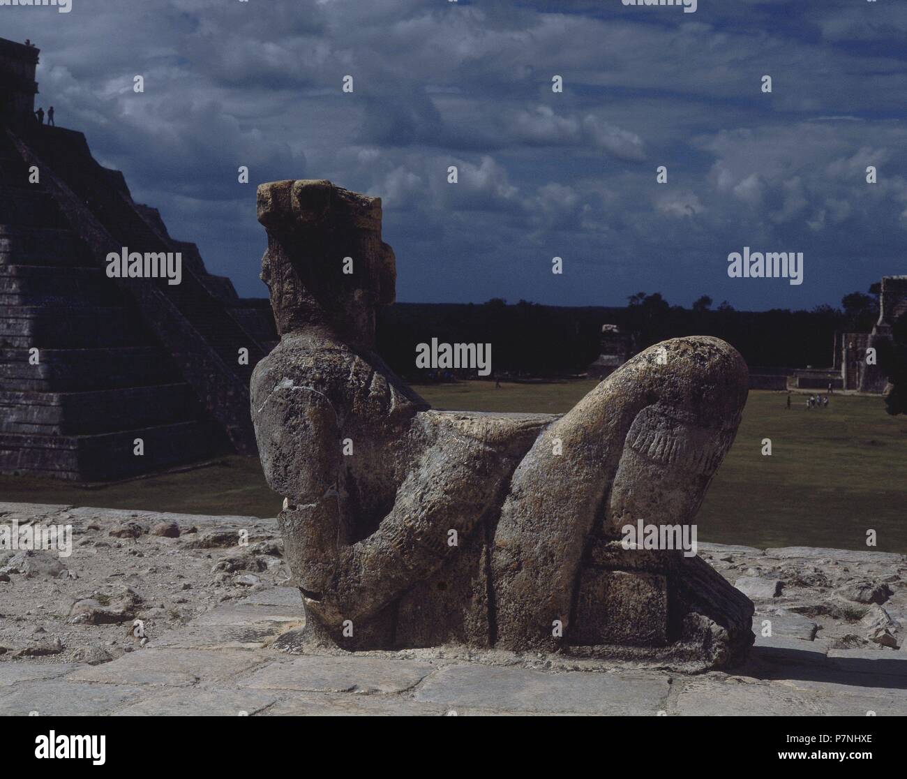 Chac mool dios maya Banque de photographies et d’images à haute ...