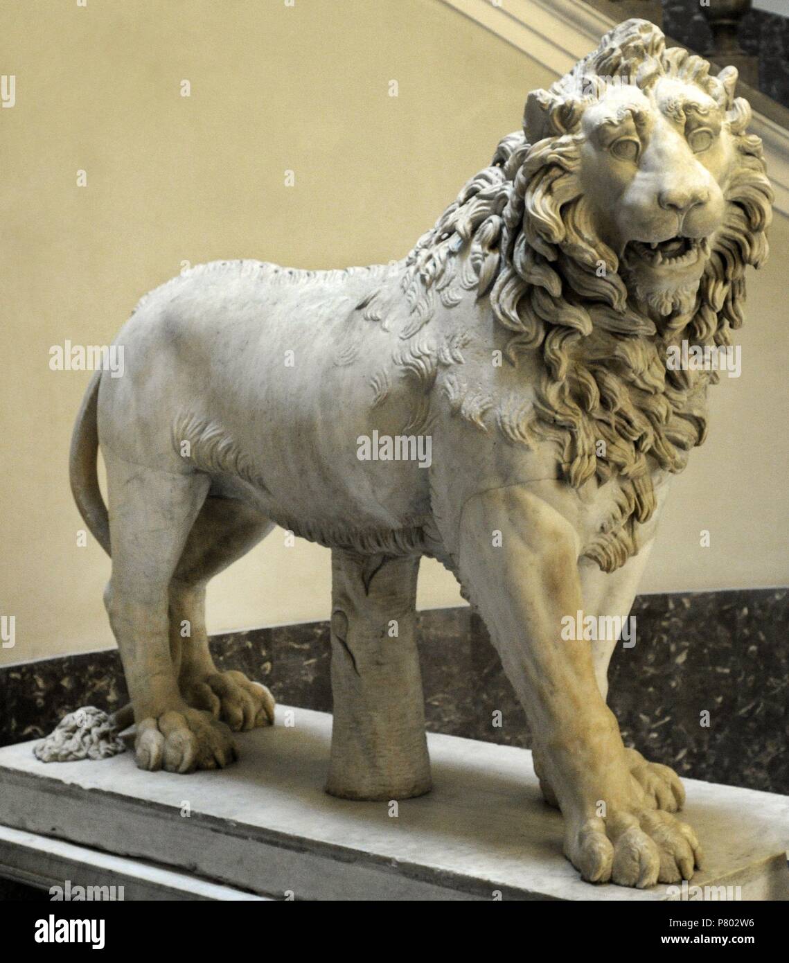 Statue de lion. Début 2e siècle AD. À partir d'un monument funéraire. L ...