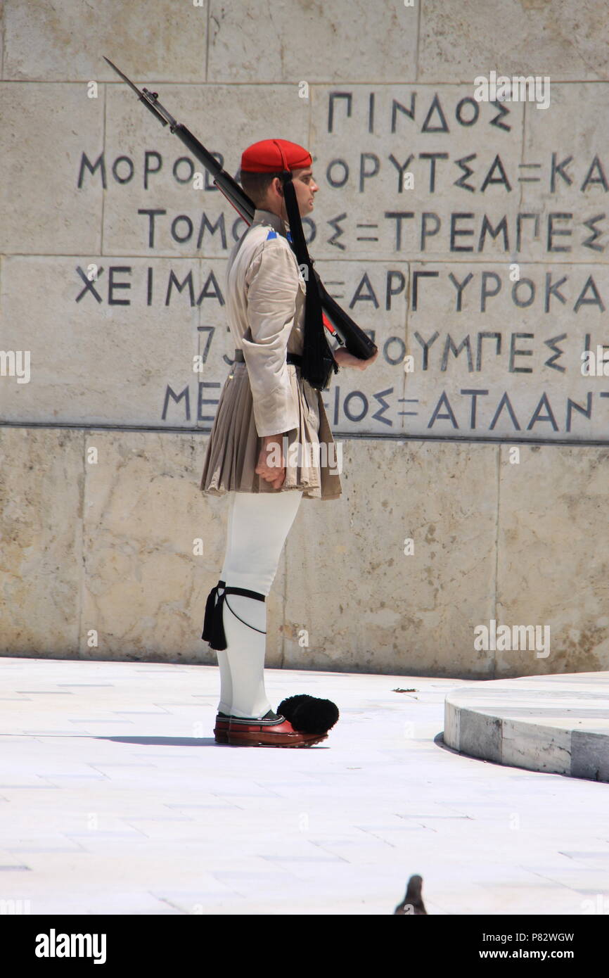 L'évolution de la Garde de cérémonie (élite Evzone soldats) à la Maison ...