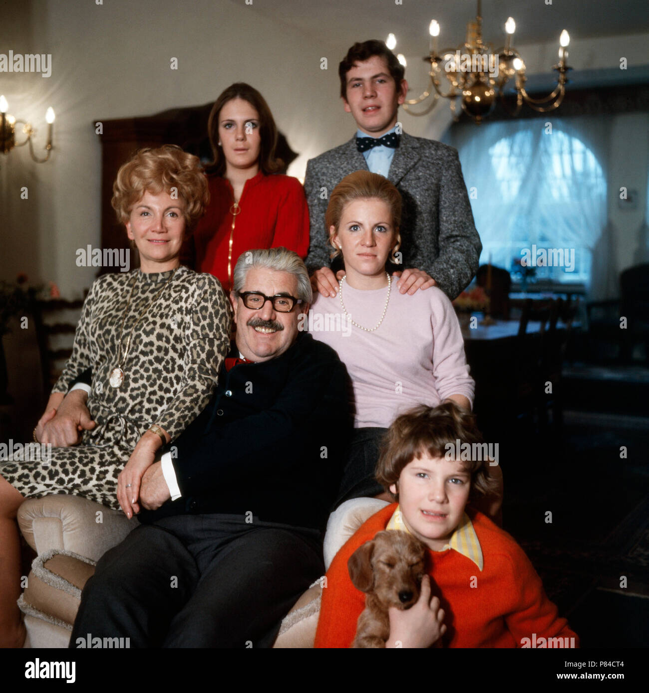 Kolsche jung Banque de photographies et d’images à haute résolution - Alamy Kolsche jung Banque de photographies et d’images à haute résolution - Alamy