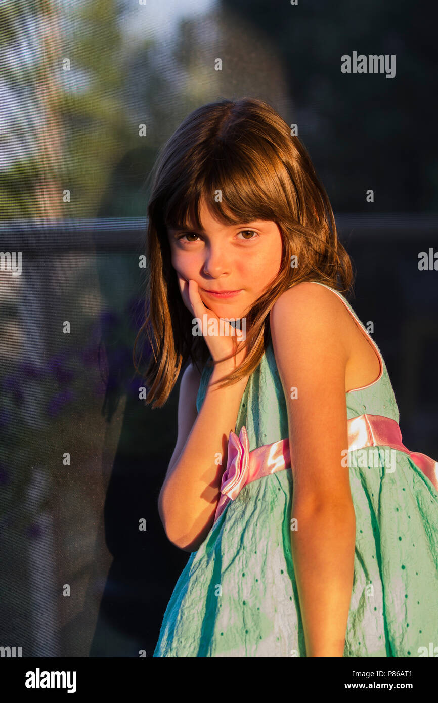 Preteen Portrait Pretty Young Girl Banque De Photographies Et Dimages