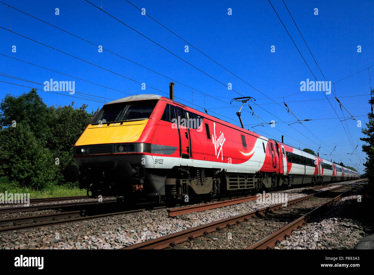 Virgin trains class 91 locomotive Banque de photographies et d’images à ...