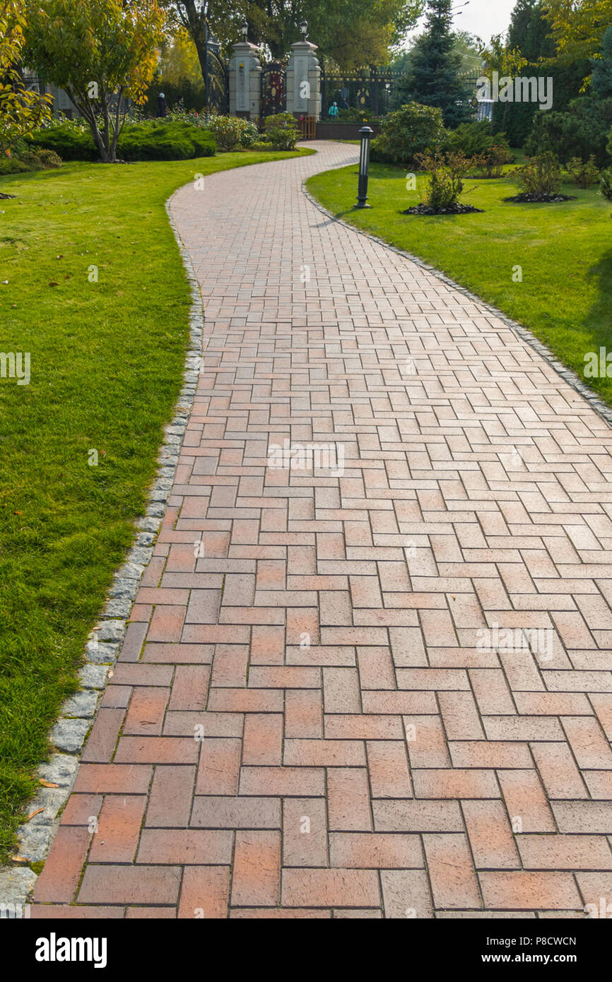 Chemin pavé Banque de photographies et d’images à haute résolution - Alamy