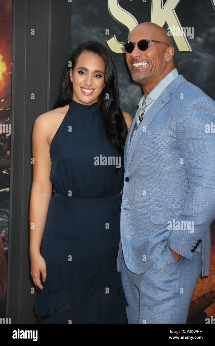 Dwayne johnson and daughter simone johnson Banque de photographies et d ...