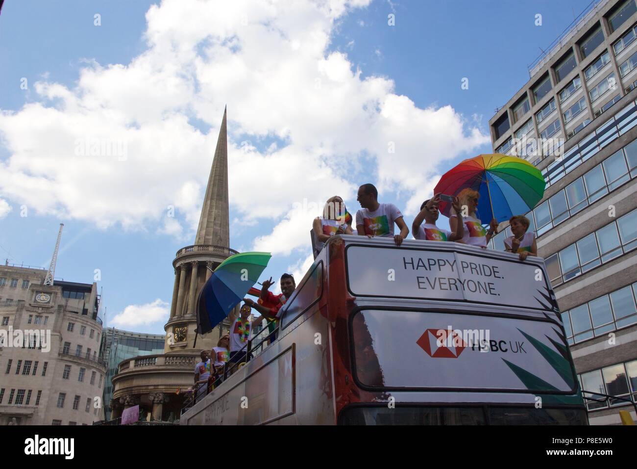 Pride bus Banque de photographies et d’images à haute résolution - Alamy