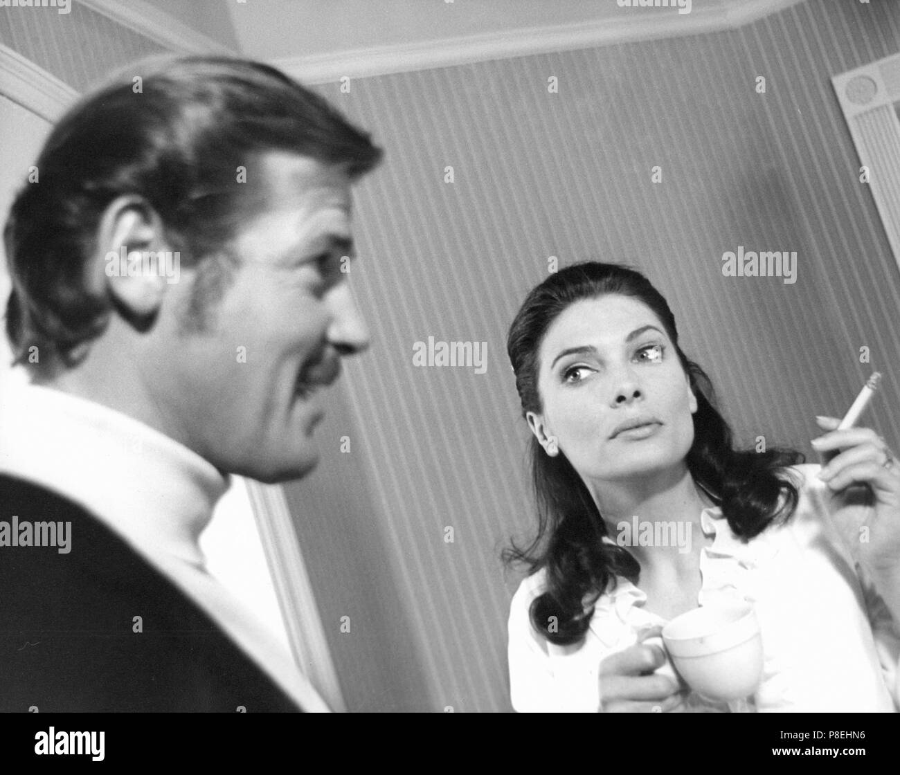 L'homme qui lui-même hantée (1970), Roger Moore, Hildegarde Neil, Date ...