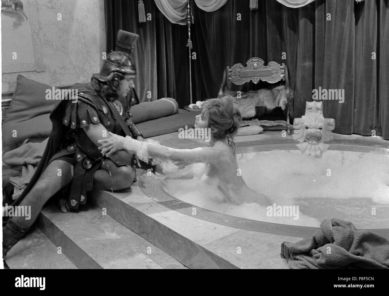 Up pompeii 1971 valerie stanton Banque de photographies et d’images à ...