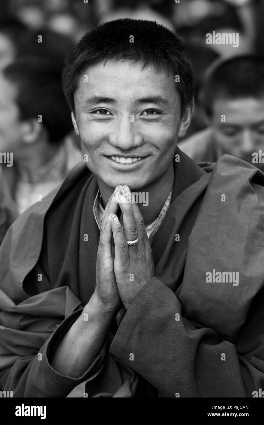 Buddha buddhist buddhism devotion devotee devotees Banque d'images noir ...
