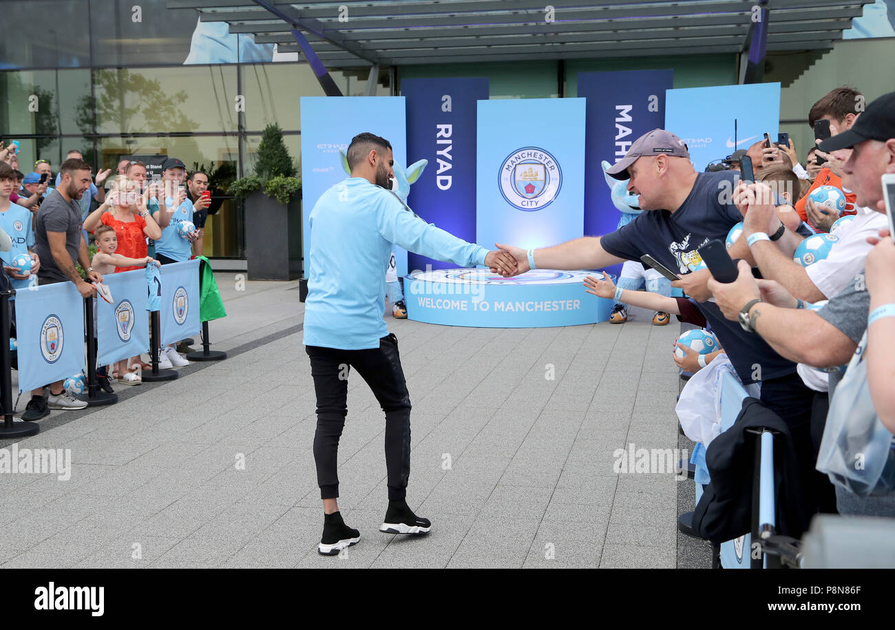 Manchester city signature du stade riyad mahrez etihad Banque de ...
