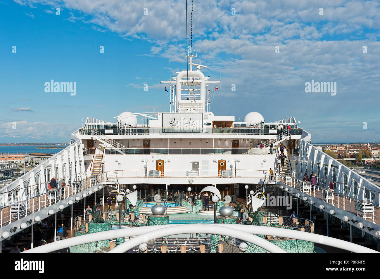 Msc magnifica navire de croisière Banque de photographies et d’images à ...