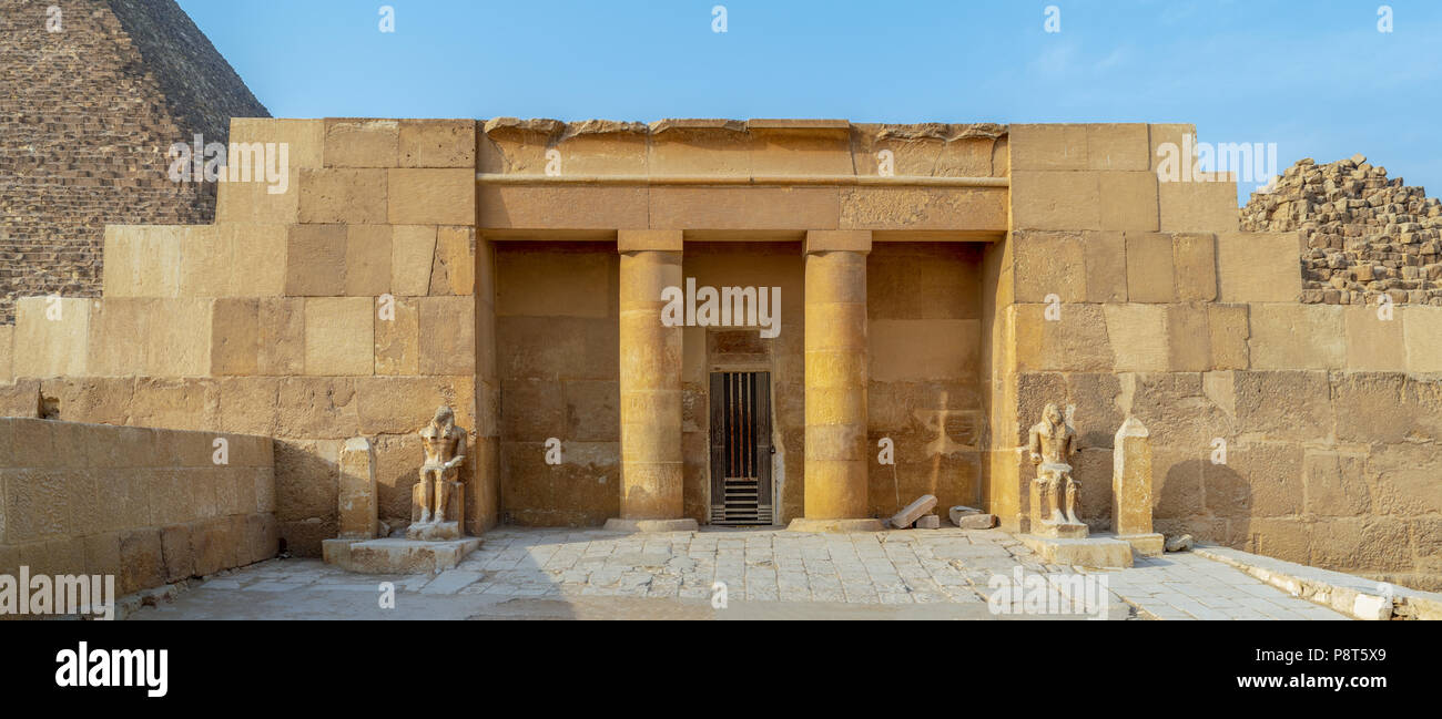 Le temple funéraire de la pyramide de Kheops à Gizeh révélant complexes ...