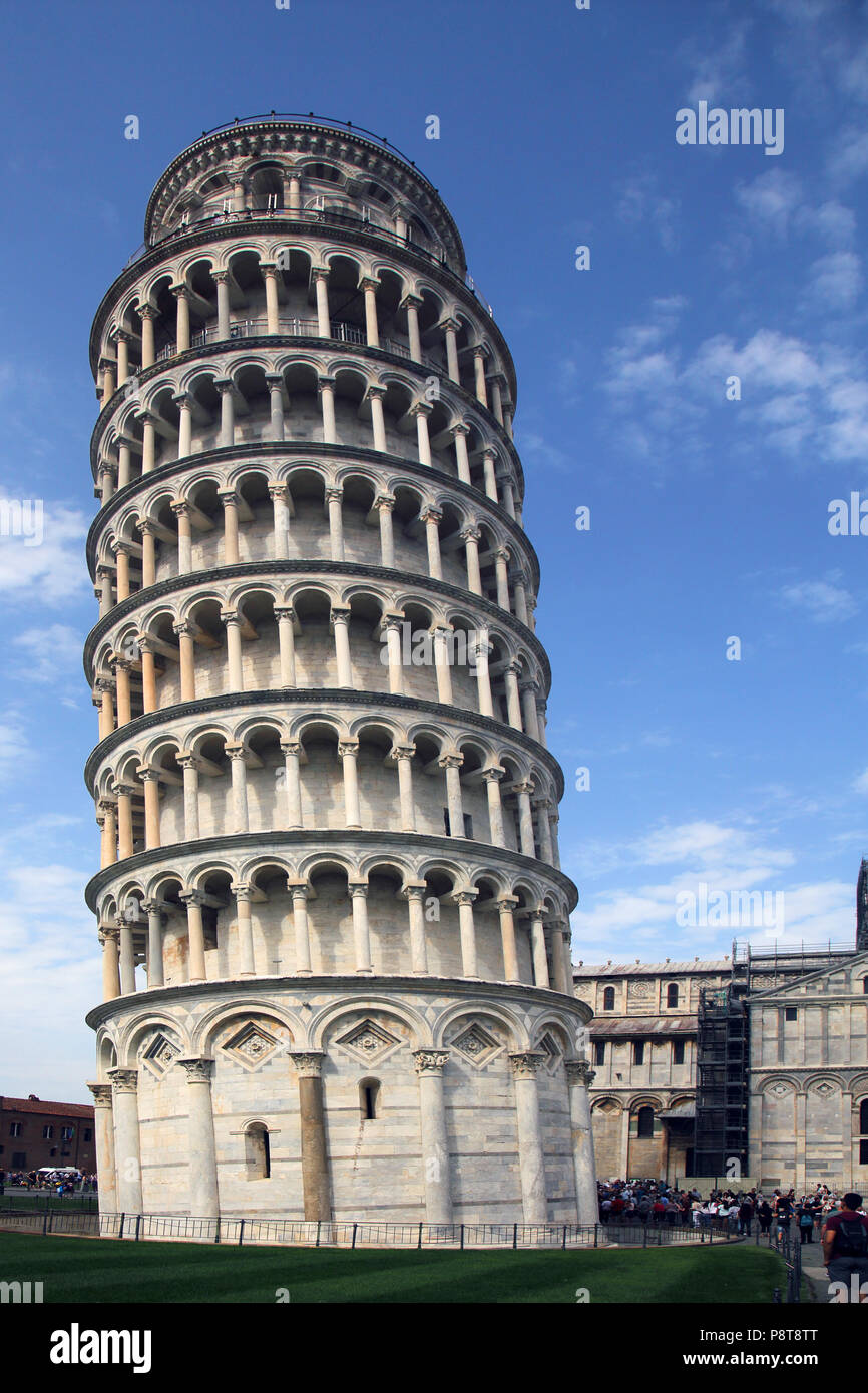 Le duomo ou cathédrale et la tour penchée de Pise Italie Photo Stock ...