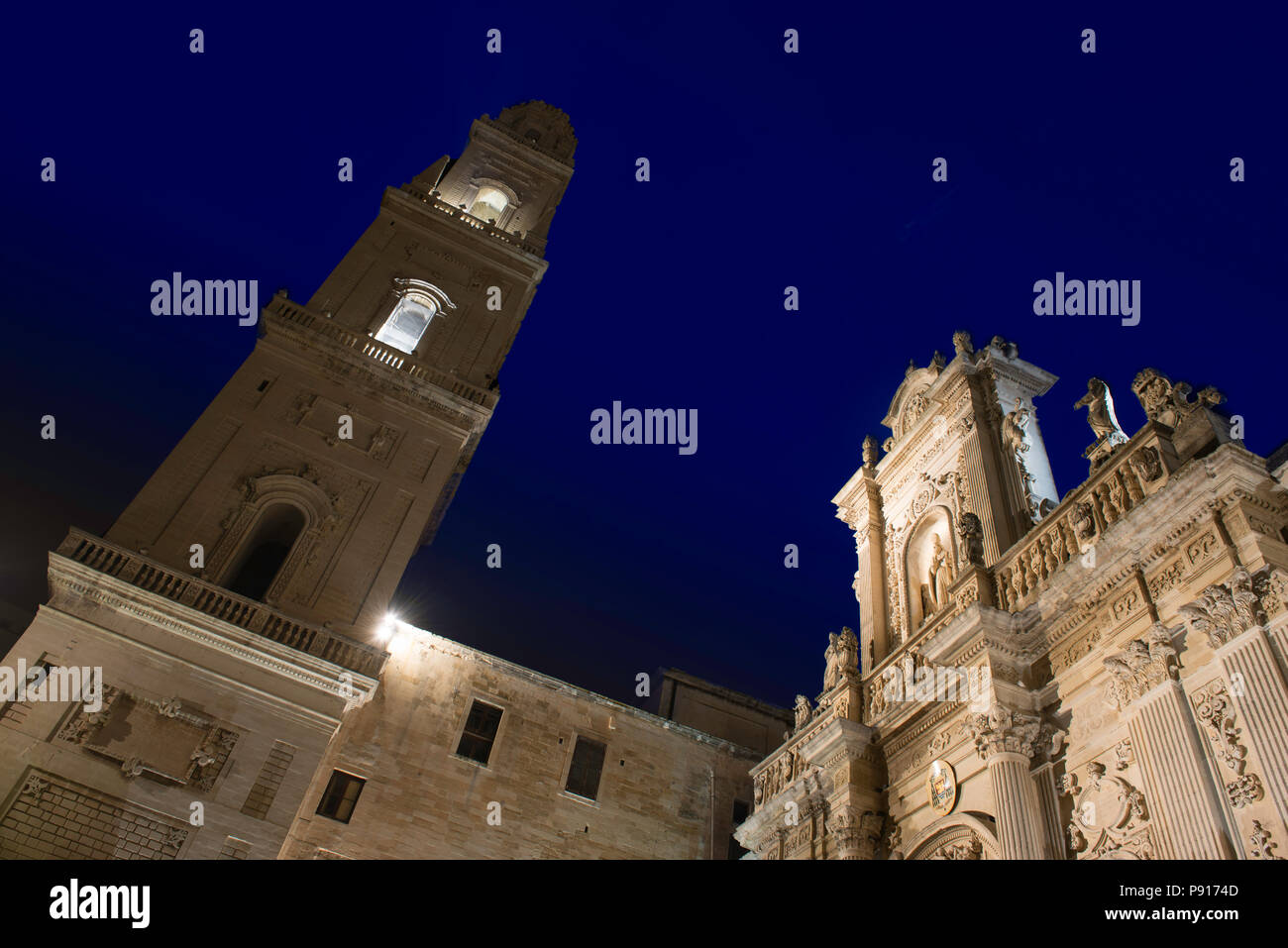 Lecce la nuit Banque de photographies et d’images à haute résolution ...