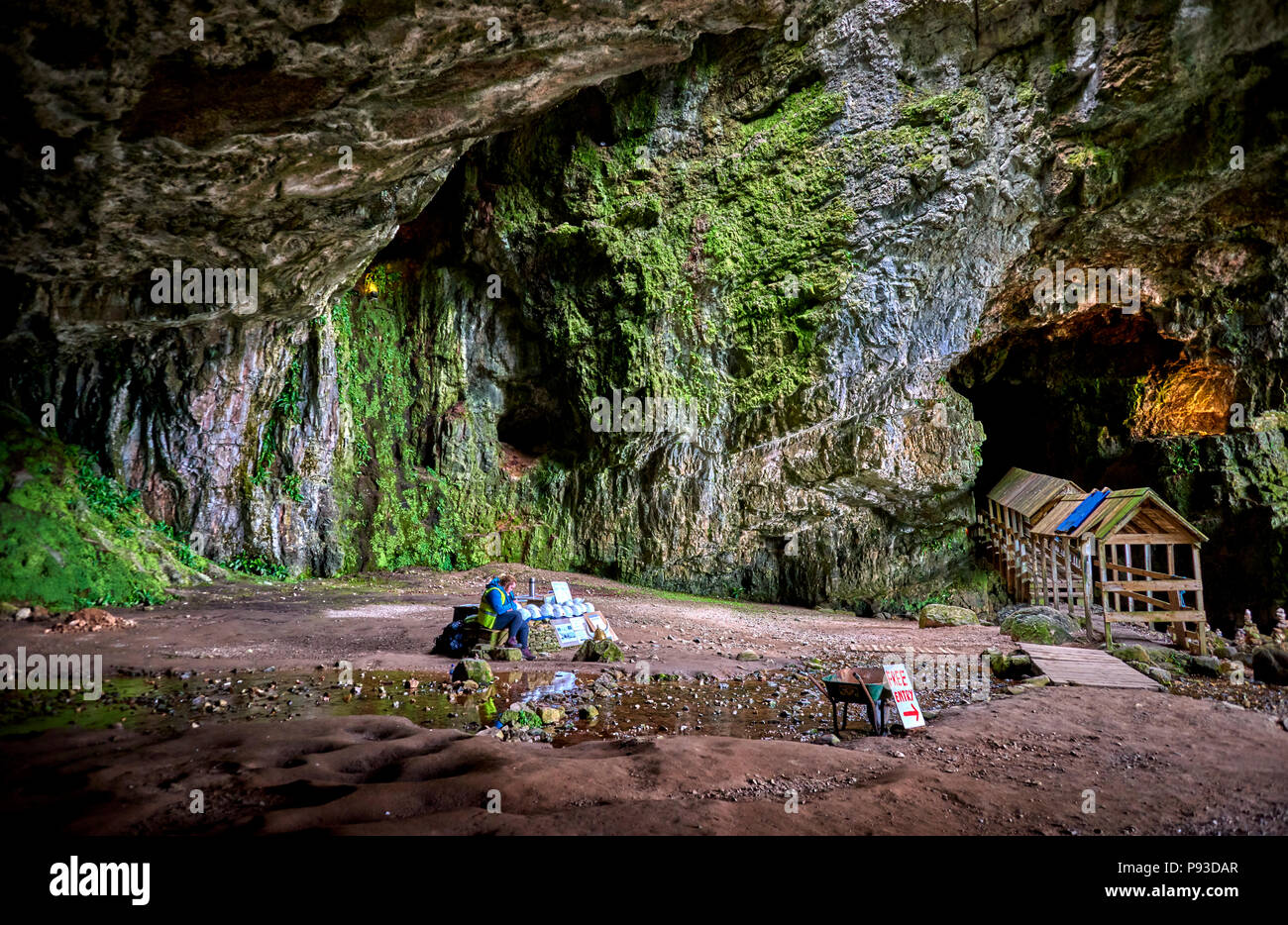 Smoo cave Banque de photographies et d’images à haute résolution - Alamy
