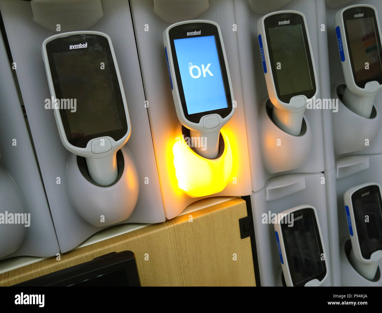 Tesco libre service Banque de photographies et d’images à haute ...