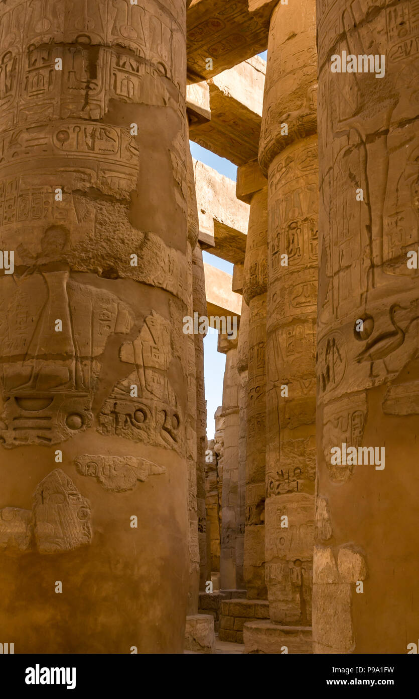 Salle hypostyle karnak Banque d'image et photos - Alamy
