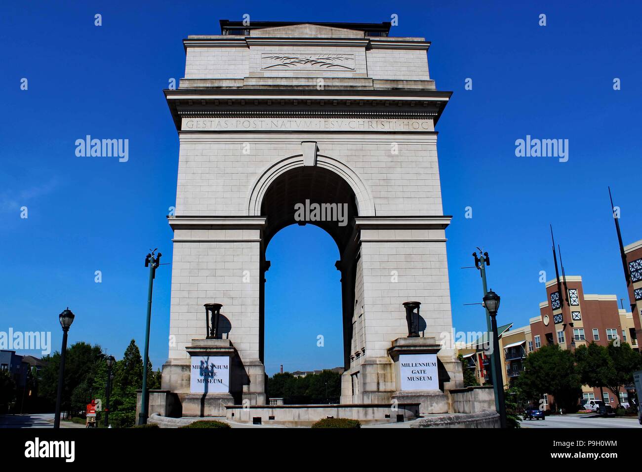 Porte du millénaire Banque de photographies et d’images à haute ...