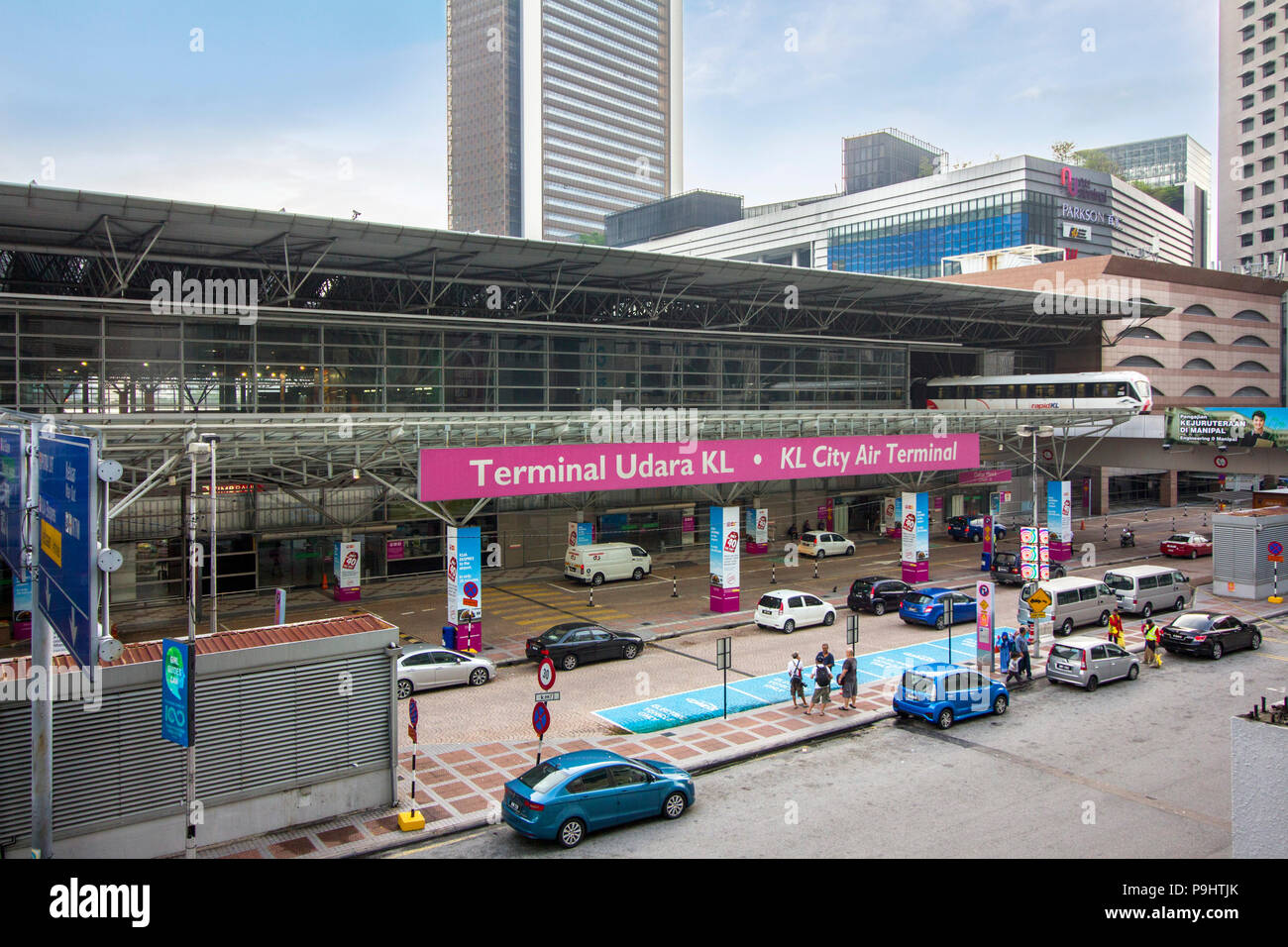 2017-Dec-11 Kuala Lumpur - une vue de l'entrée de KL Sentral, KL City ...