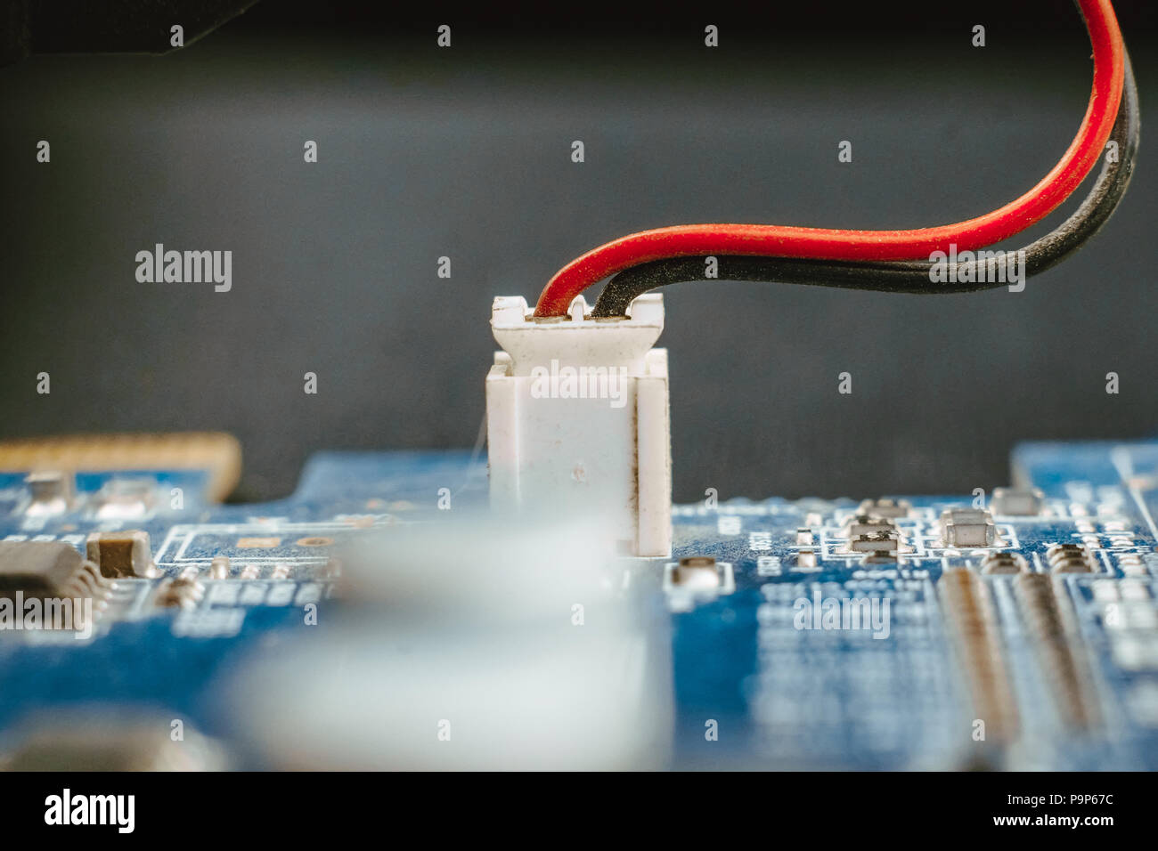 Conseil informatique circuit puce cpu core technology background bleu ...
