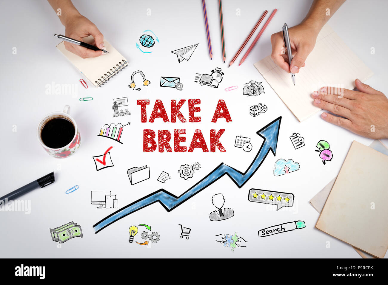 Prenez une pause Concept avec icônes. La réunion à la table bureau ...