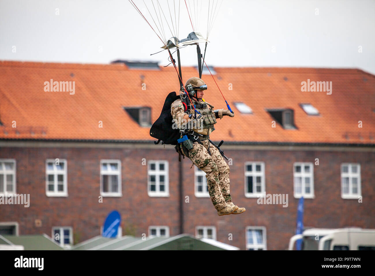 German bundeswehr army soldiers paratroopers Banque de photographies et ...