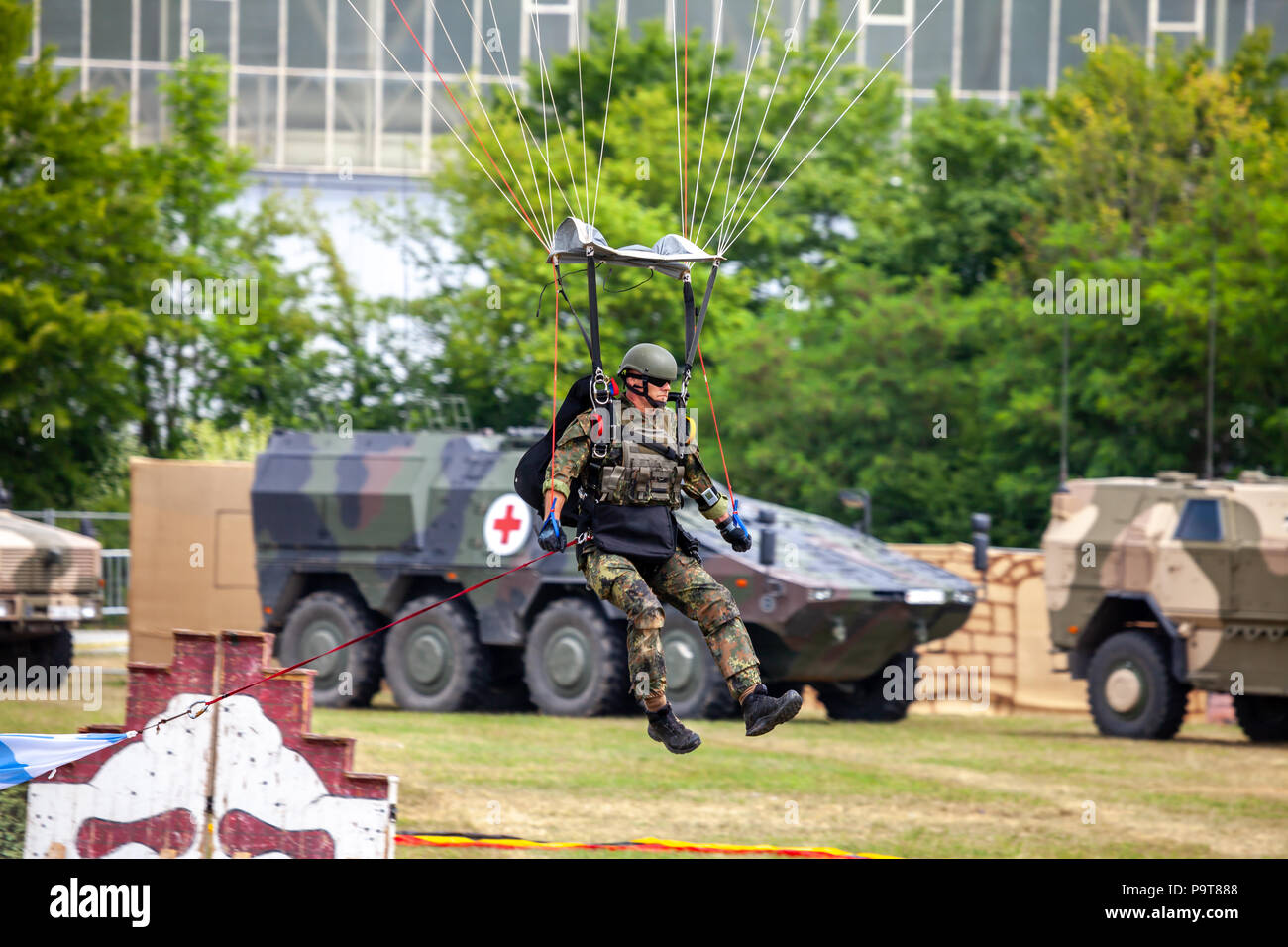German bundeswehr army soldiers paratroopers Banque de photographies et ...