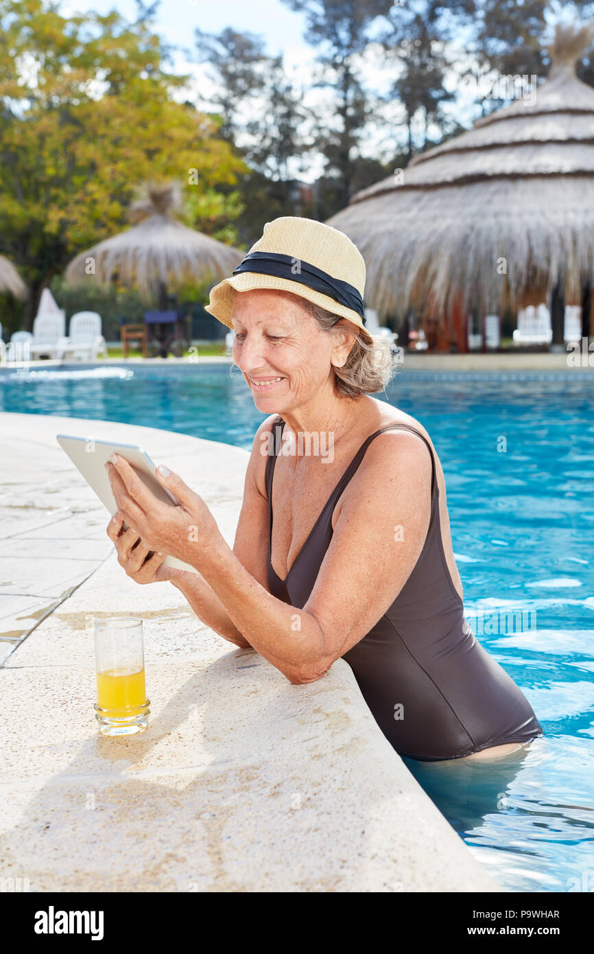 Voyage senior Banque de photographies et d’images à haute résolution ...