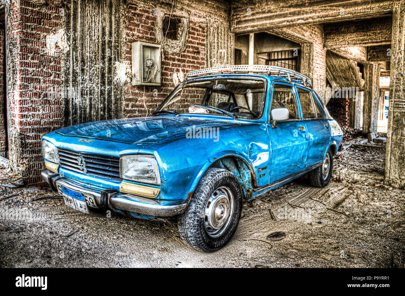 Peugeot 504 Banque de photographies et d’images à haute résolution - Alamy