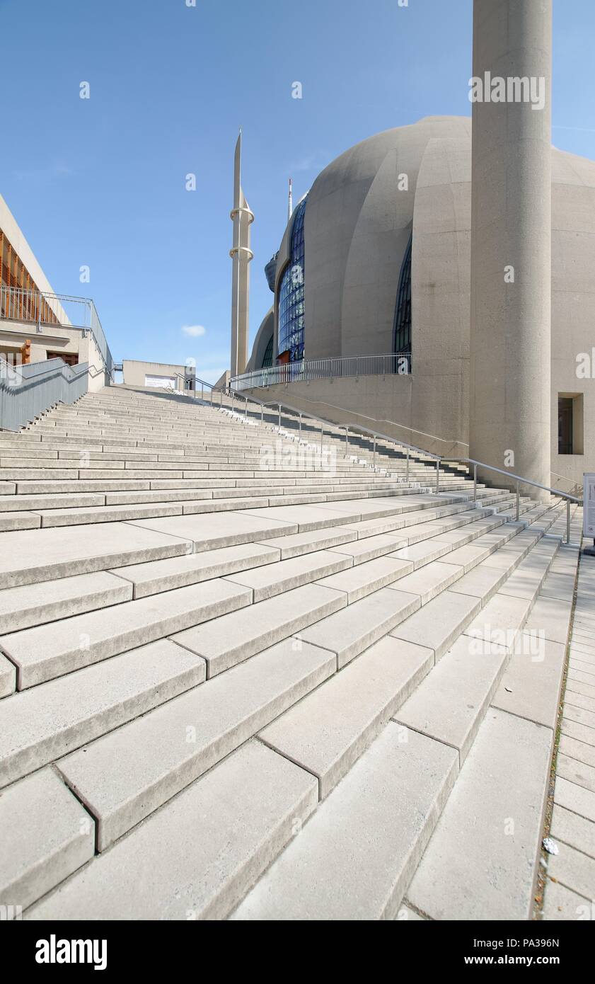 Cologne central mosque in cologne Banque de photographies et d’images à ...