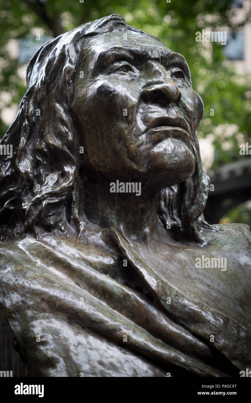 Chief seattle statue Banque de photographies et d’images à haute ...