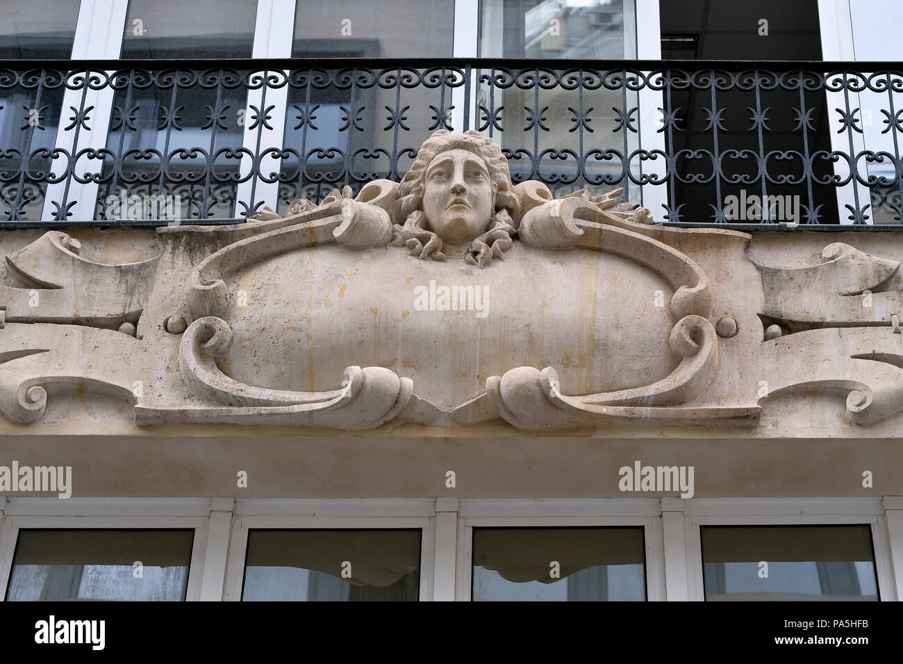 Détails des bâtiments Haussmann - Paris - France Photo Stock - Alamy