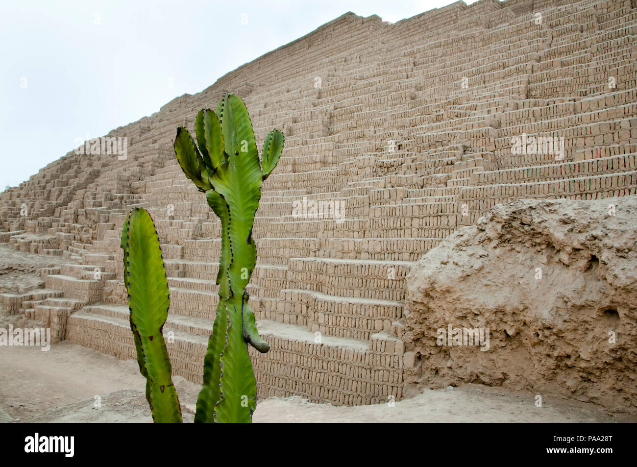 Huaca peru Banque de photographies et d’images à haute résolution - Alamy