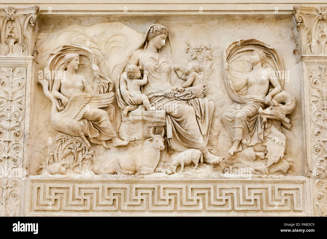 L 'Tellus' panneau de l'Ara Pacis Augustae (Autel de la paix d'Auguste ...