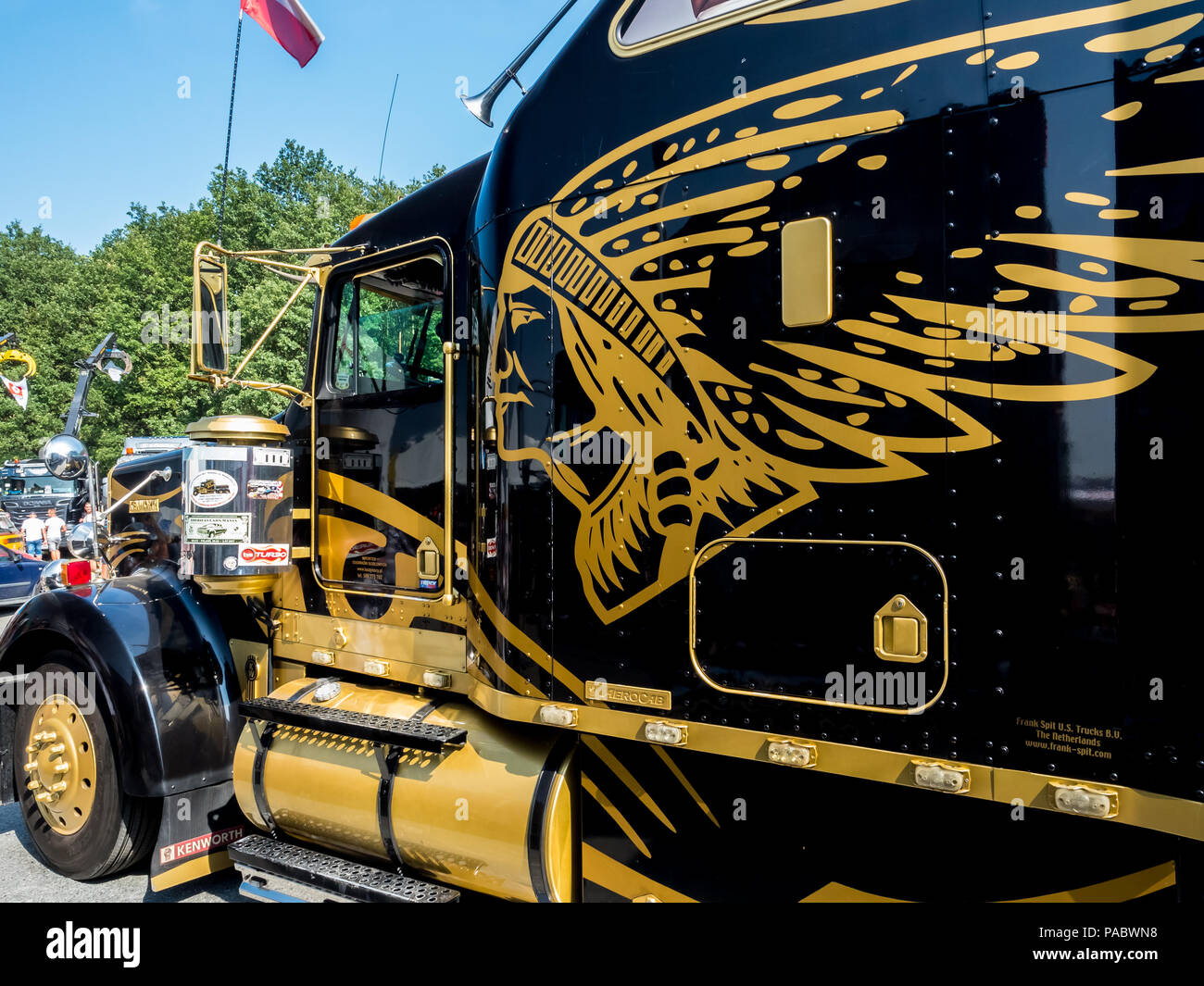 American truck juggernaut lorry lorries Banque de photographies et d ...