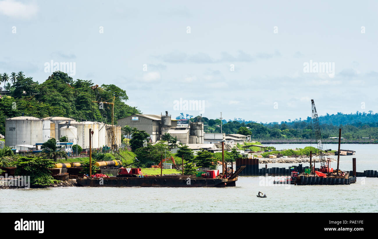 LIBREVILLE, GABON - Mar 6, 2013 : Le Port de Libreville, Gabon. Port de ...
