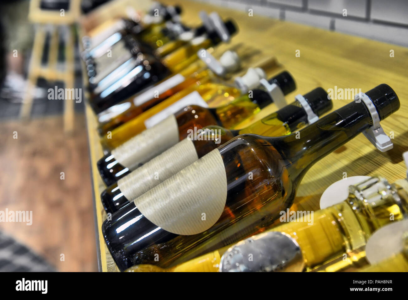 Bouteille de calvados bouteilles Banque de photographies et d’images à ...