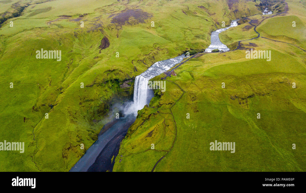Cascade de skogafoss islande Banque de photographies et d’images à ...