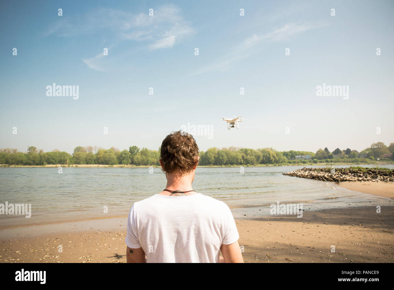 Homme qui vole Banque de photographies et d’images à haute résolution ...
