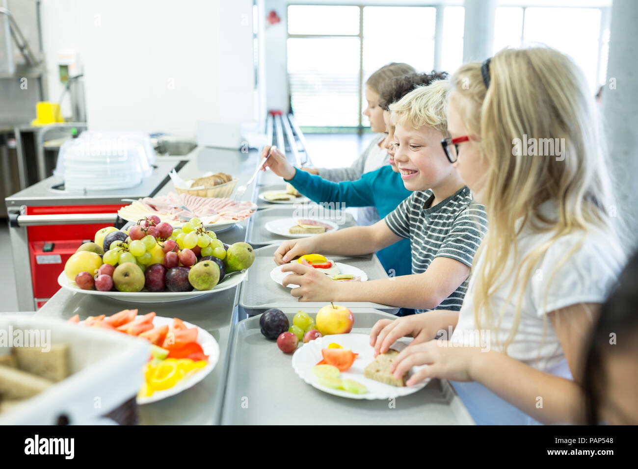Canteen school counter Banque de photographies et d’images à haute ...