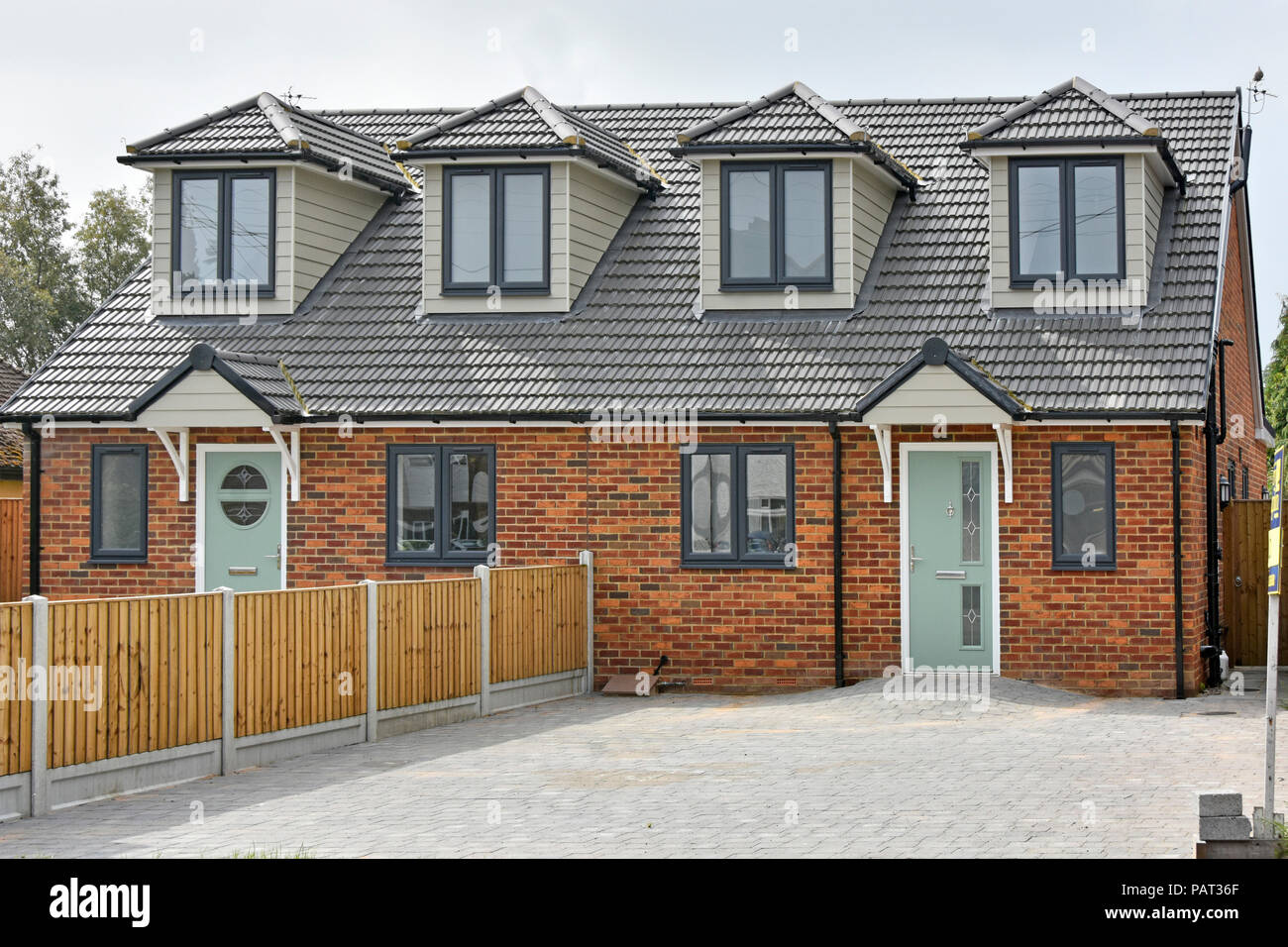 Semi detached house uk Banque de photographies et d’images à haute ...
