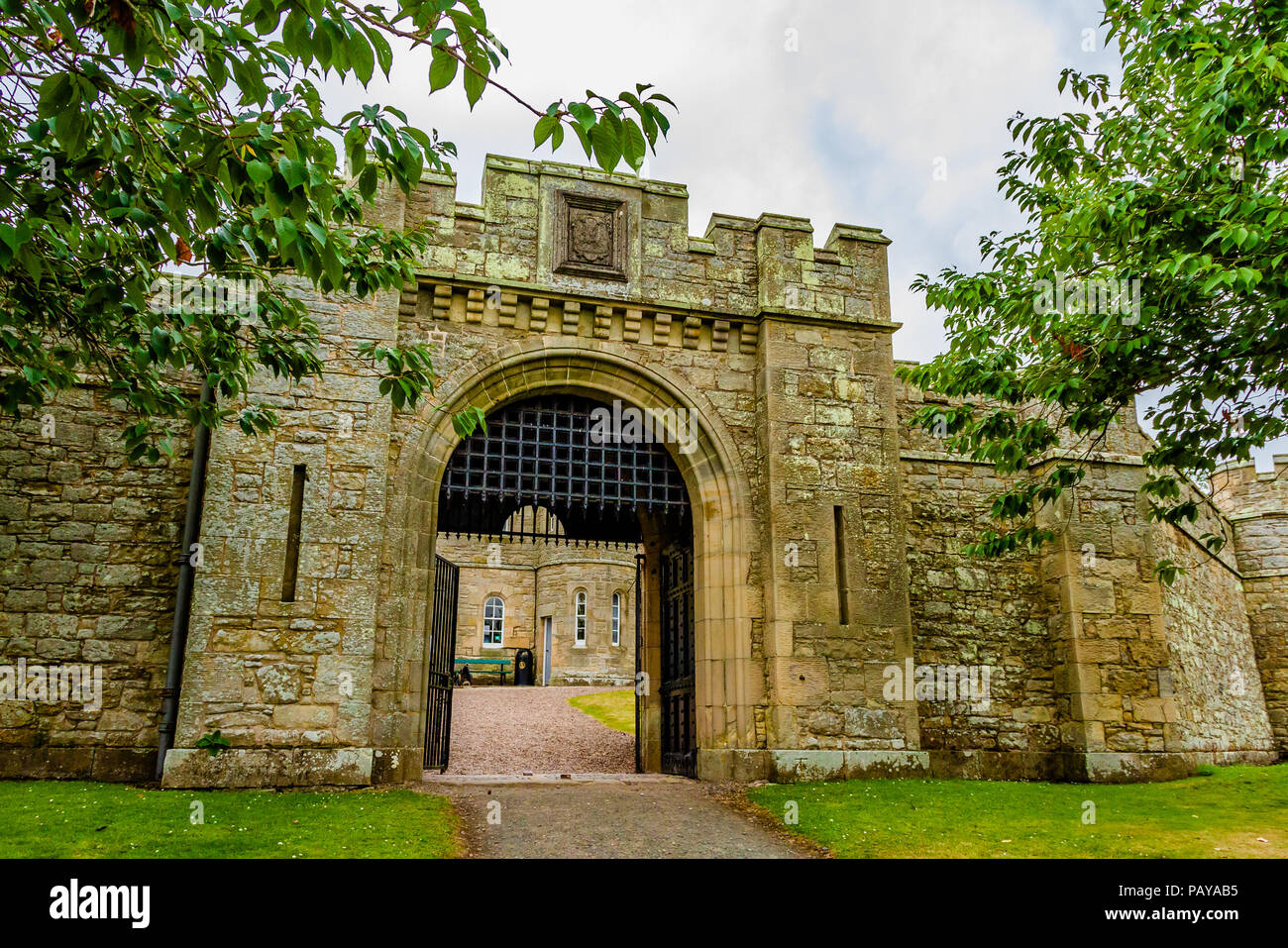 Entrée fermée à Jedburgh Castle & Prison Museum, installé dans l ...