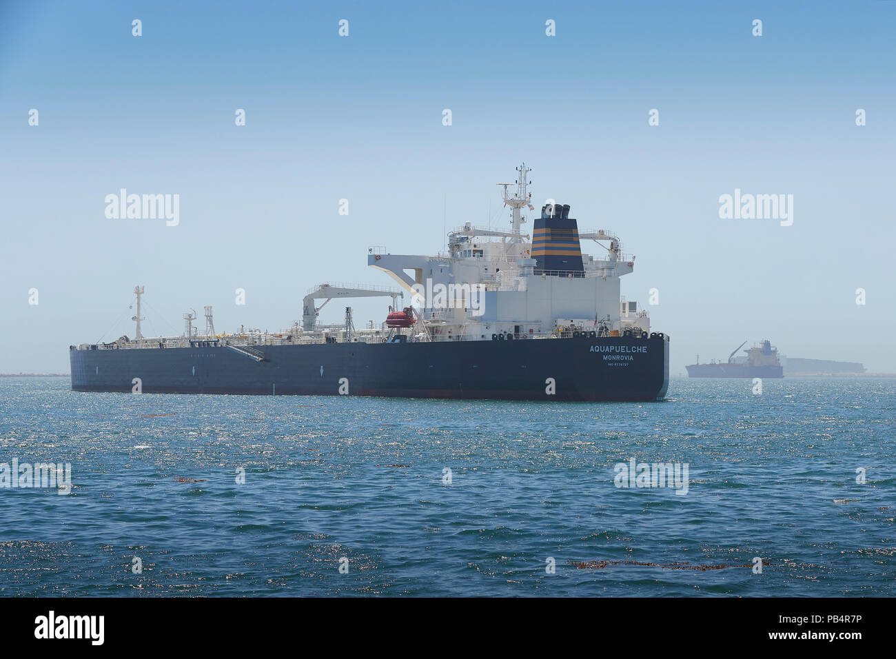 Supertanker géant Banque de photographies et d’images à haute ...