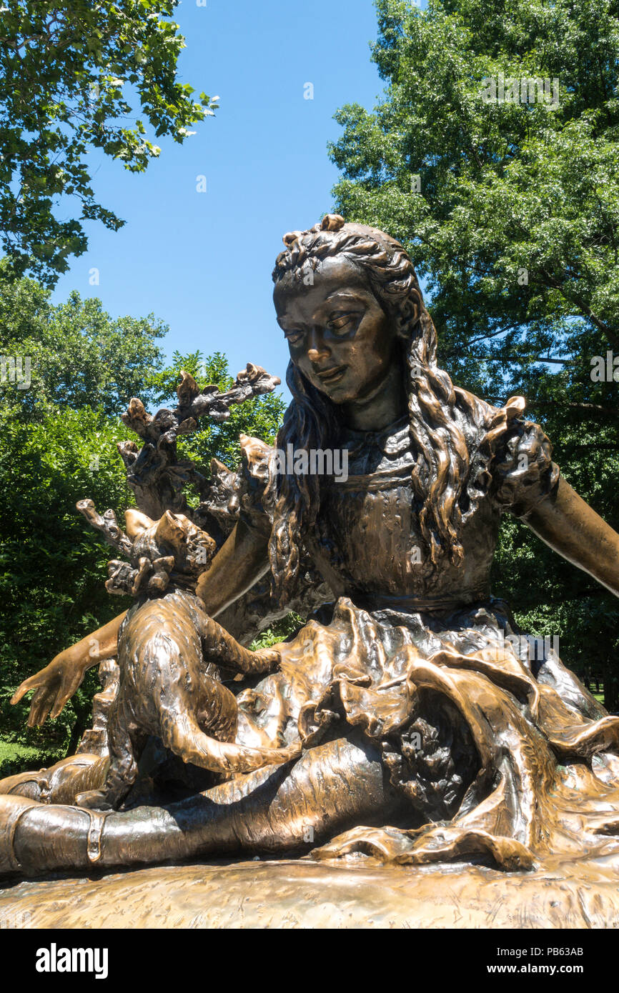 Alice au pays des merveilles statue parc central alice au pays des ...