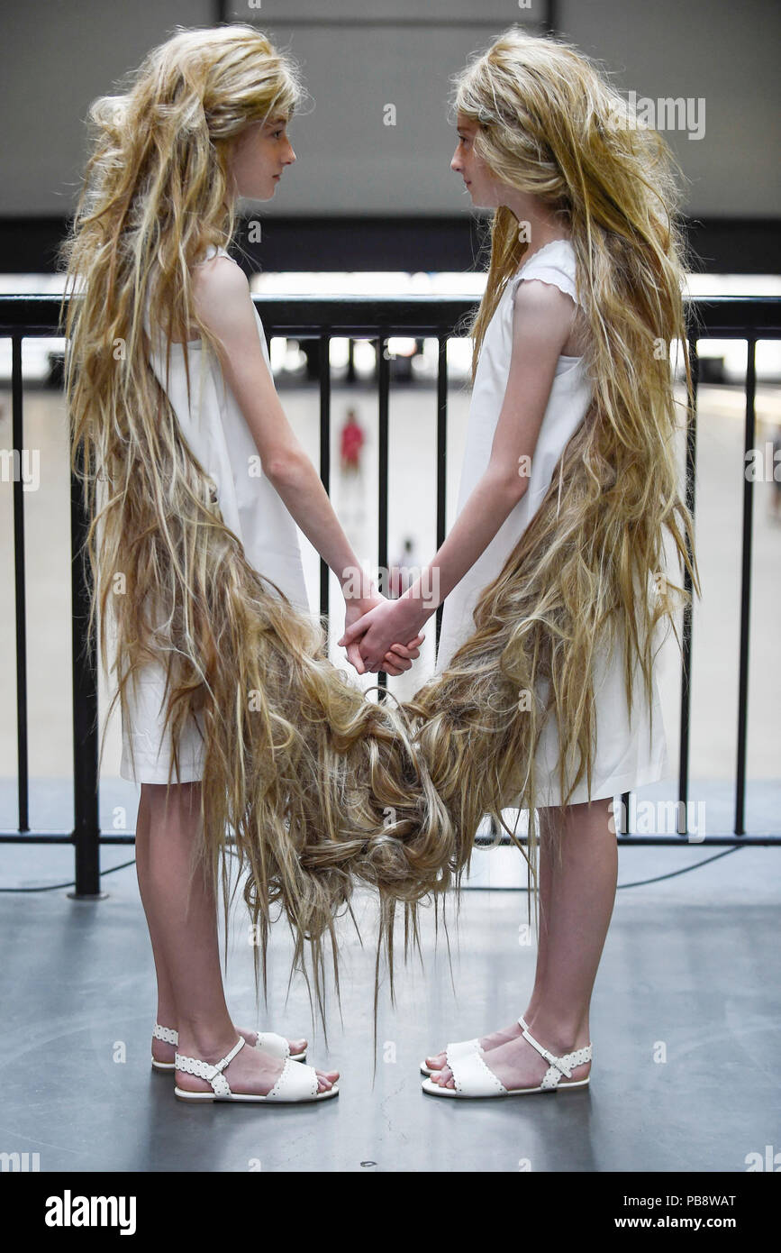 The brazilian artist tunga Banque de photographies et d’images à haute ...