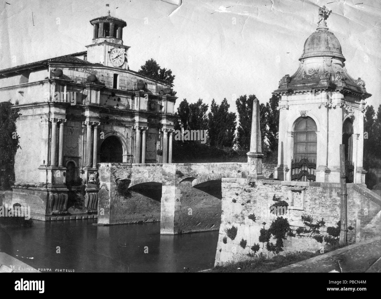 Porta portello Banque de photographies et d’images à haute résolution ...