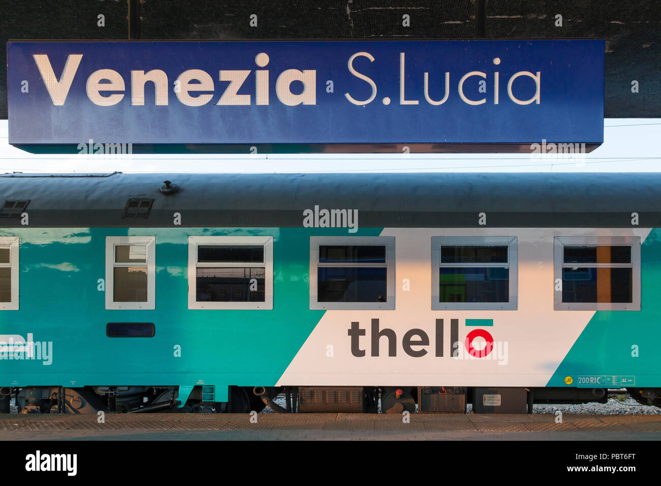 Train logo Banque de photographies et d’images à haute résolution - Alamy