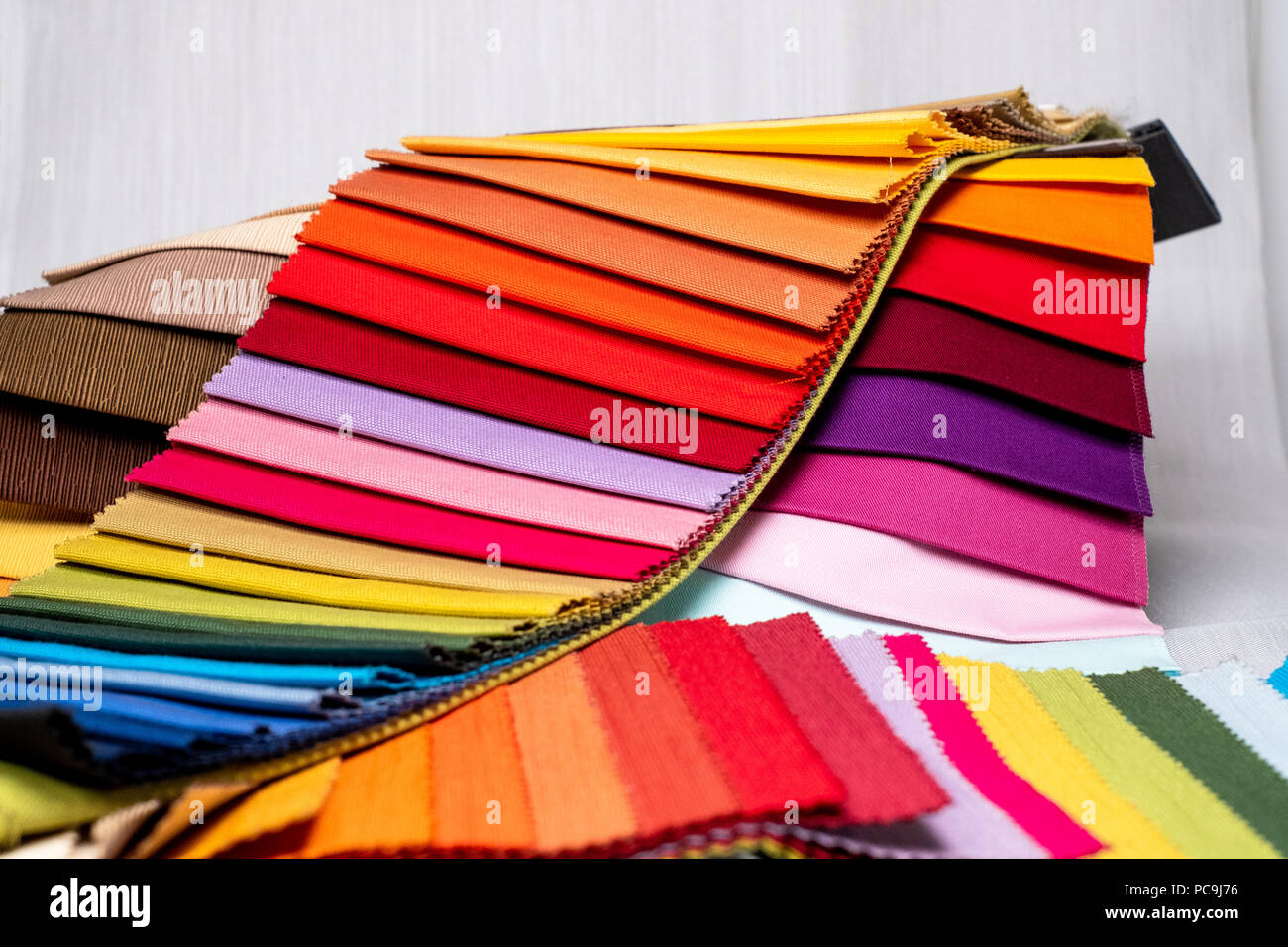 Les couleurs de l'image des tissus pour l'industrie de la mode, toutes ...