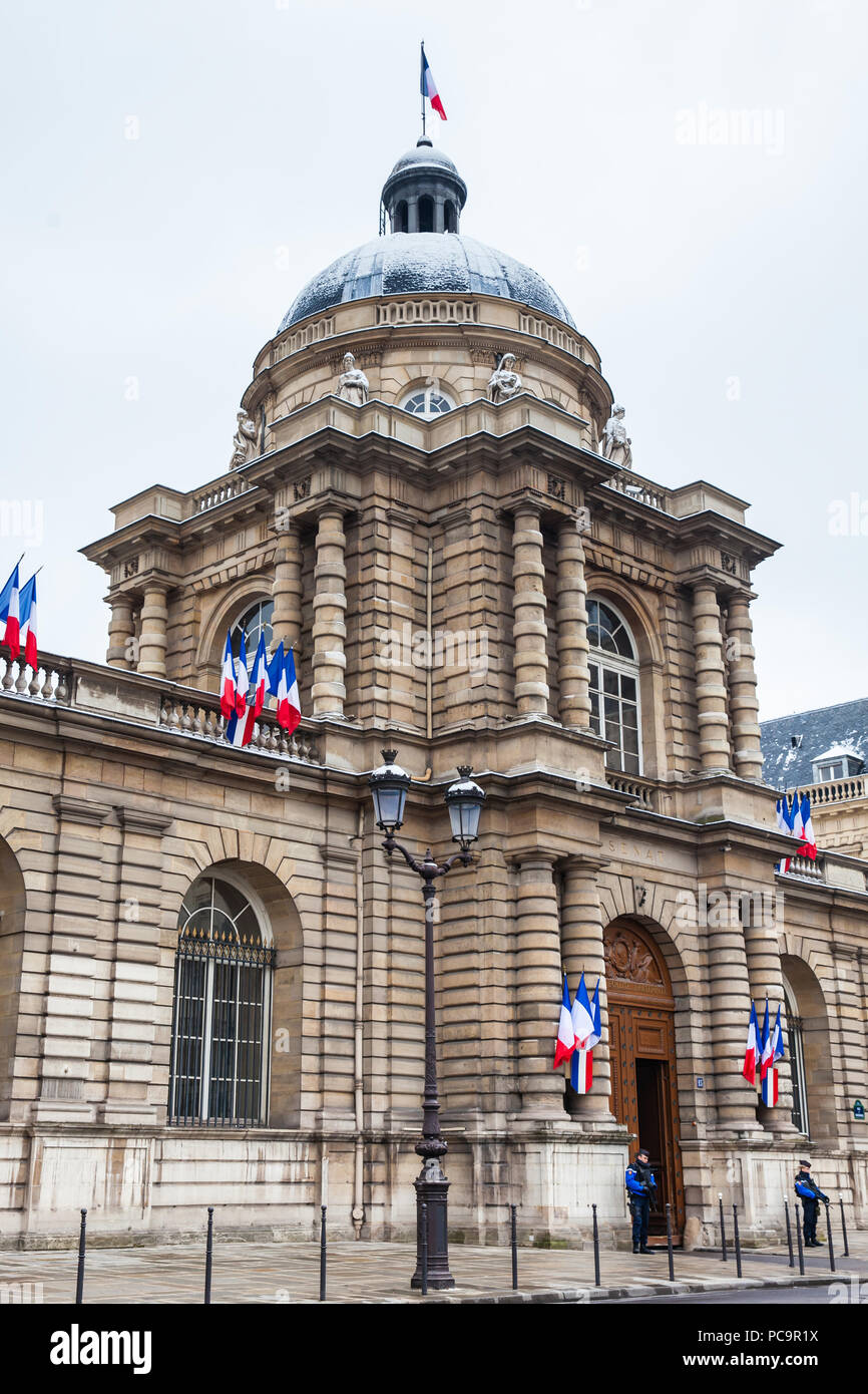 Façade du sénat français Banque de photographies et d’images à haute ...